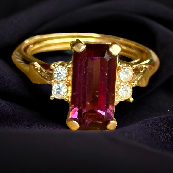 Avon | Jewelry | Vintage Avon Plaza Iv Amethyst Stone Ring | Poshmark